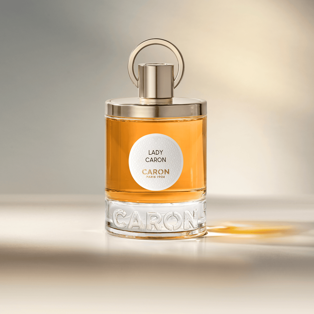 Lady Caron – Poudrine